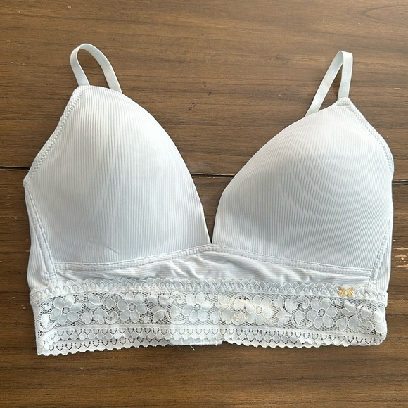 Jessica Simpson | Intimates & Sleepwear | Jessica Simpson Wireless Bra ...